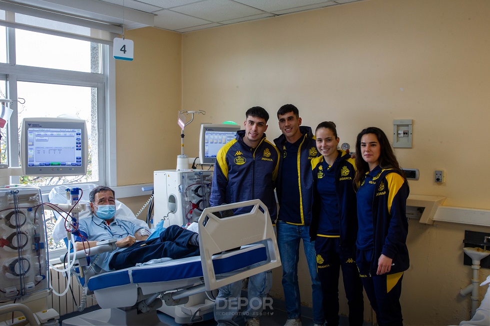 El Hospital Quirónsalud A Coruña recibe la visita de los jugadores del Real Club Deportivo y ...